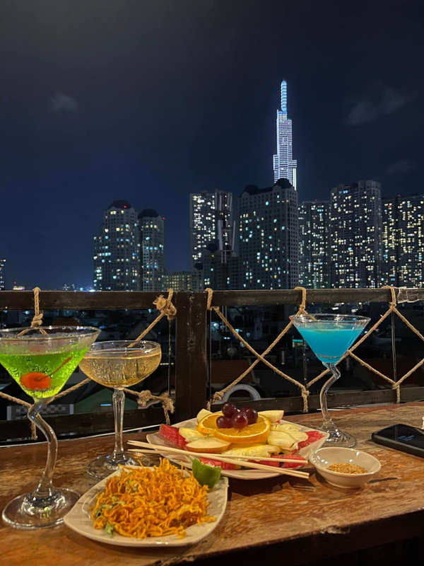 DILY - Quán rooftop view đẹp mà bạn nên đến tại Sài Gòn